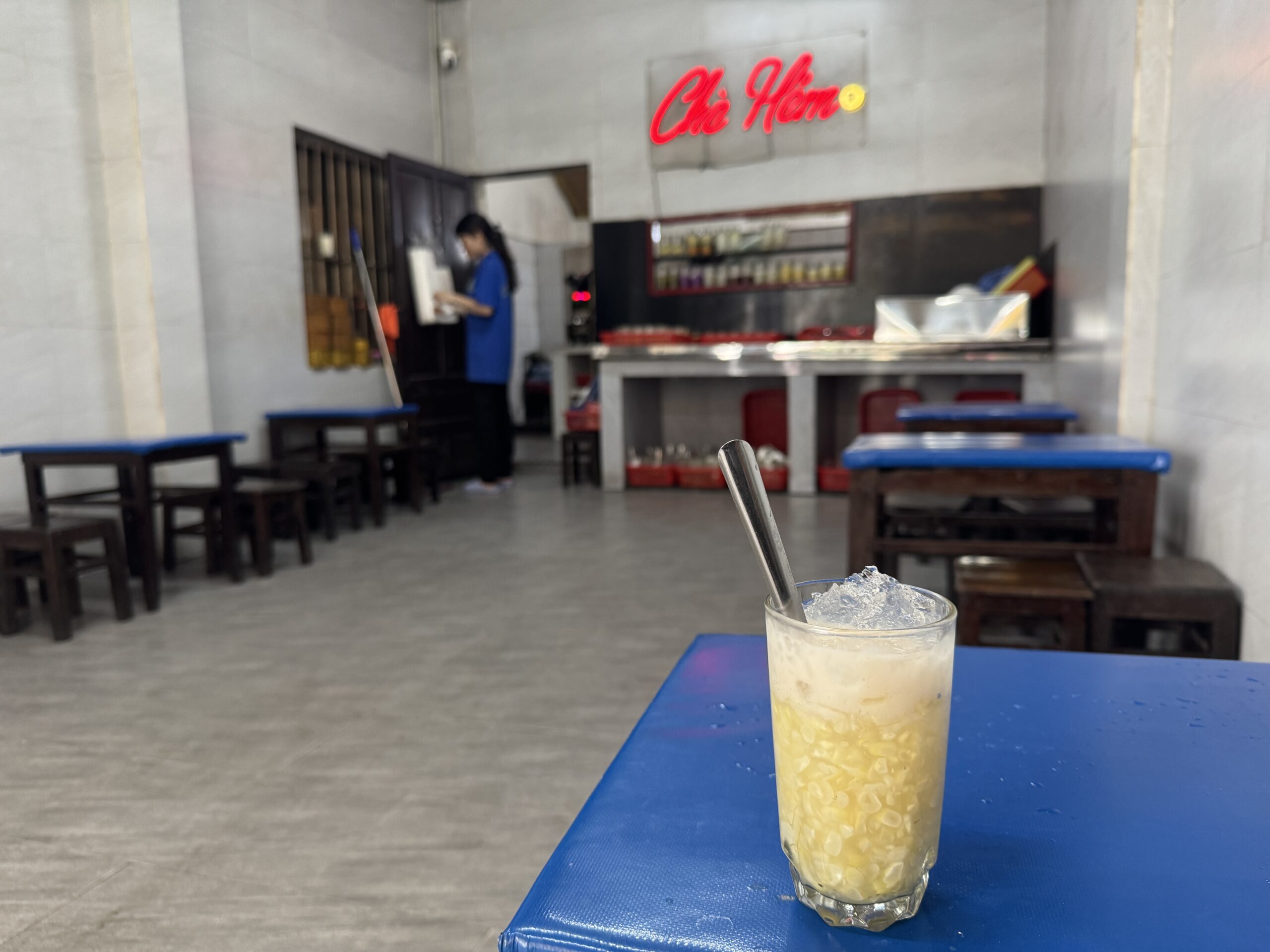 Chè Hẻm Hue｜Traditional Vietnamese Sweet Corn Dessert in a Hidden Alley